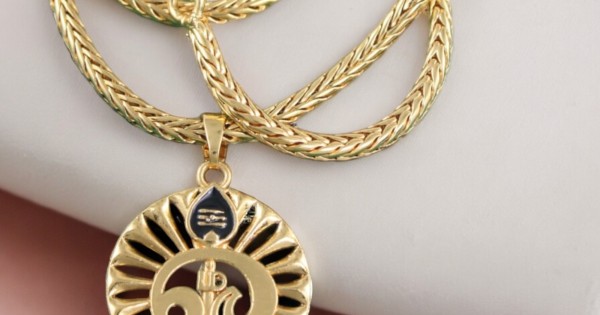 Nakabh Vel Om Gold Plated Locket Chain for Men and Boys online ...