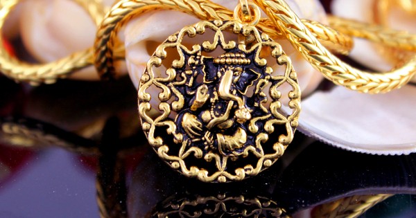 Nakabh Gold Plated Ganesh ji Locket Chain for Men and Boys online ...